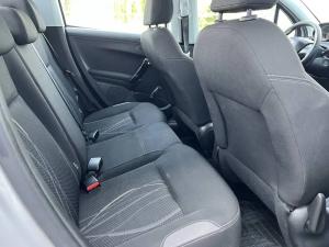 Pelēks Peugeot 208 2015 Rēzekne, ar dzinēja tilpumu 1.00 L un nobraukumu 141 tūkst. km par 2650 €, foto 16 vietnē AUTOMOTO.COM.LV