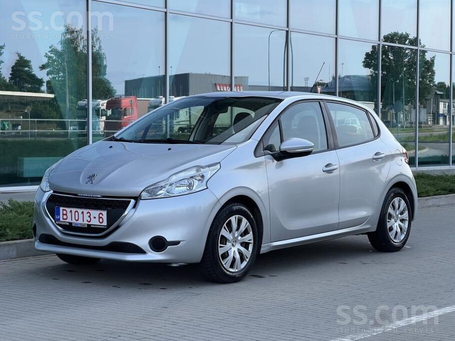 Pelēks Peugeot 208 2015 Rēzekne, ar dzinēja tilpumu 1.00 L un nobraukumu 141 tūkst. km par 2650 €, foto 3 vietnē AUTOMOTO.COM.LV
