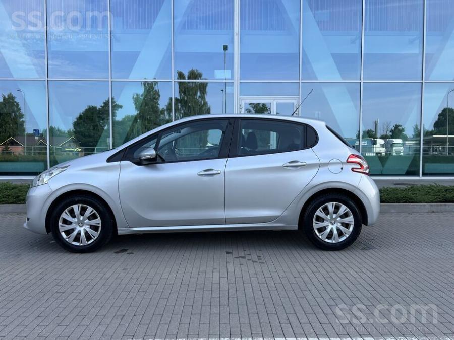 Pelēks Peugeot 208 2015 Rēzekne, ar dzinēja tilpumu 1.00 L un nobraukumu 141 tūkst. km par 2650 €, foto 6 vietnē AUTOMOTO.COM.LV
