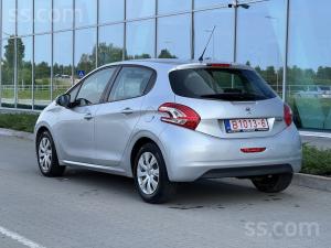 Pelēks Peugeot 208 2015 Rēzekne, ar dzinēja tilpumu 1.00 L un nobraukumu 141 tūkst. km par 2650 €, foto 7 vietnē AUTOMOTO.COM.LV