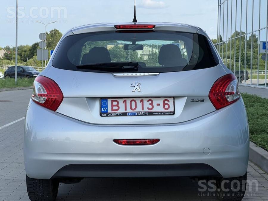 Pelēks Peugeot 208 2015 Rēzekne, ar dzinēja tilpumu 1.00 L un nobraukumu 141 tūkst. km par 2650 €, foto 8 vietnē AUTOMOTO.COM.LV
