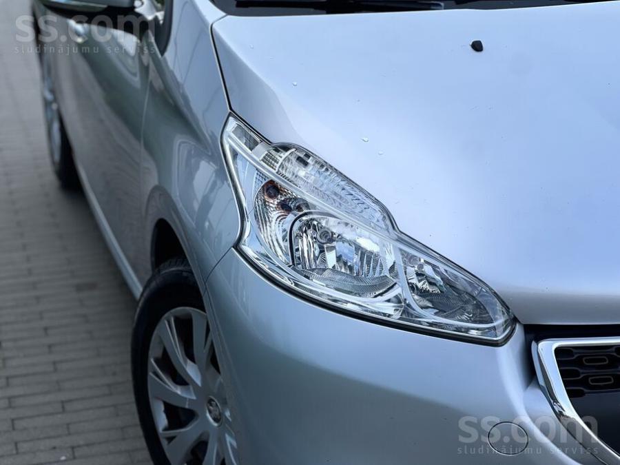 Pelēks Peugeot 208 2015 Rēzekne, ar dzinēja tilpumu 1.00 L un nobraukumu 141 tūkst. km par 2650 €, foto 11 vietnē AUTOMOTO.COM.LV