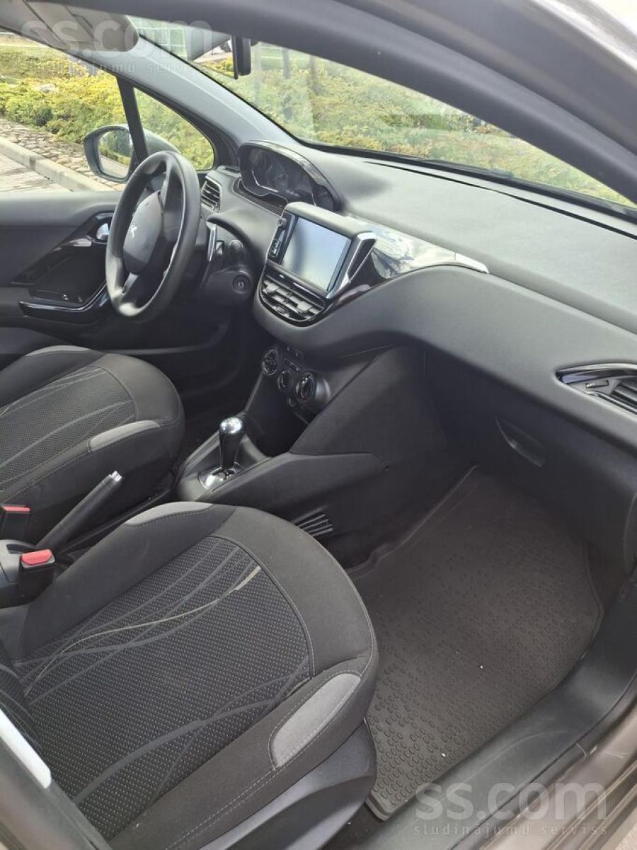 Grey Peugeot 208 2015 in Bauska, with an engine capacity of 1.20 L and mileage of 87 thousand km for 4250 €, photo 7 on AUTOMOTO.COM.LV