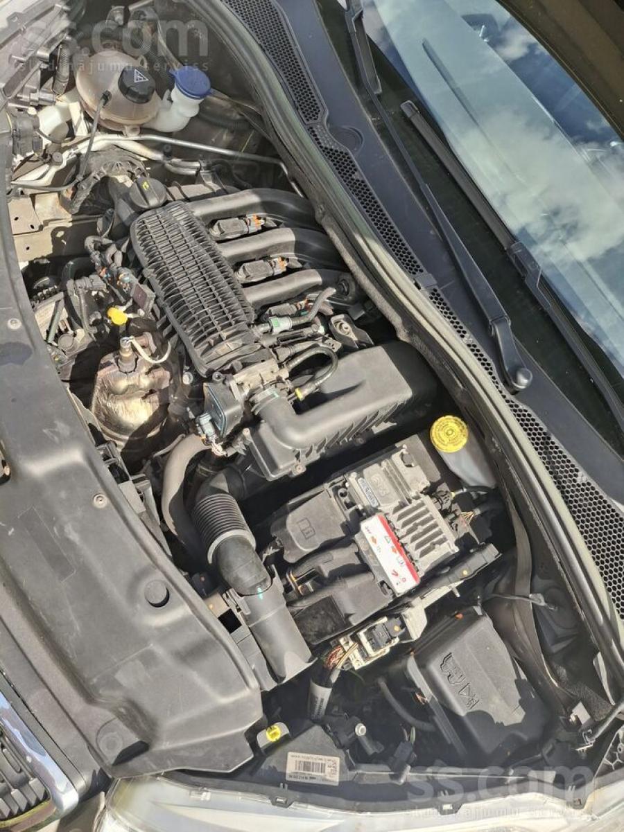 Grey Peugeot 208 2015 in Bauska, with an engine capacity of 1.20 L and mileage of 87 thousand km for 4250 €, photo 8 on AUTOMOTO.COM.LV