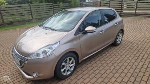 Grey Peugeot 208 2015 in Kaunas, with an engine capacity of 1.20 L and mileage of 149 thousand km for 3450 €, photo 6 on AUTOMOTO.COM.LV
