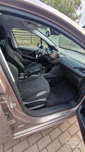 Grey Peugeot 208 2015 in Kaunas, with an engine capacity of 1.20 L and mileage of 149 thousand km for 3450 €, photo 9 on AUTOMOTO.COM.LV