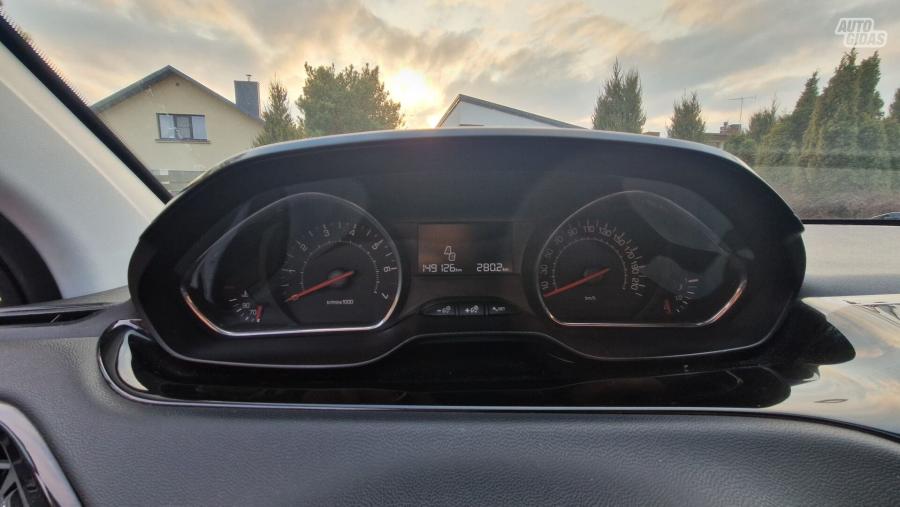 Grey Peugeot 208 2015 in Kaunas, with an engine capacity of 1.20 L and mileage of 149 thousand km for 3450 €, photo 13 on AUTOMOTO.COM.LV