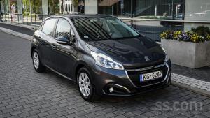 Grey Peugeot 208 2016 in Riga, with an engine capacity of 1.20 L and mileage of 167 thousand km for 18990 €, photo 6 on AUTOMOTO.COM.LV