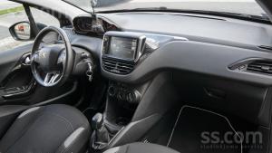Grey Peugeot 208 2016 in Riga, with an engine capacity of 1.20 L and mileage of 167 thousand km for 18990 €, photo 11 on AUTOMOTO.COM.LV