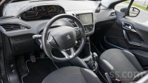Grey Peugeot 208 2016 in Riga, with an engine capacity of 1.20 L and mileage of 167 thousand km for 18990 €, photo 13 on AUTOMOTO.COM.LV