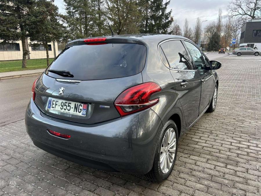 Pelēks Peugeot 208 2016 Tauragė, ar dzinēja tilpumu 1.20 L un nobraukumu 75 tūkst. km par 5950 €, foto 5 vietnē AUTOMOTO.COM.LV