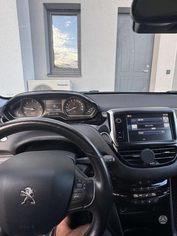 Grey Peugeot 208 2016 in Vilnius, with an engine capacity of 1.56 L and mileage of 116 thousand km for 6000 €, photo 8 on AUTOMOTO.COM.LV