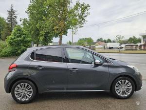 Grey Peugeot 208 2016 in Siauliai, with an engine capacity of 1.20 L and mileage of 120 thousand km for 5250 €, photo 8 on AUTOMOTO.COM.LV