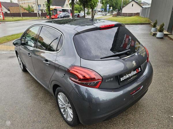 Grey Peugeot 208 2016 in Siauliai, with an engine capacity of 1.20 L and mileage of 120 thousand km for 5250 €, photo 8 on AUTOMOTO.COM.LV