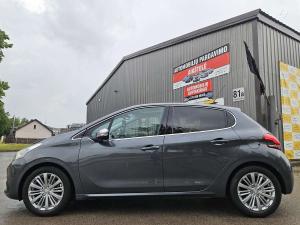 Grey Peugeot 208 2016 in Siauliai, with an engine capacity of 1.20 L and mileage of 120 thousand km for 5250 €, photo 11 on AUTOMOTO.COM.LV