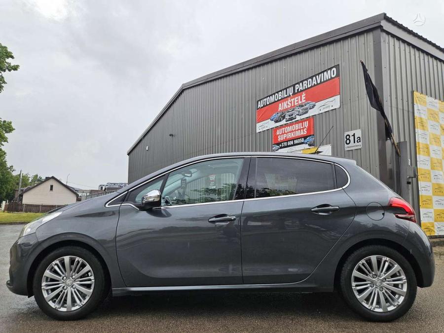 Grey Peugeot 208 2016 in Siauliai, with an engine capacity of 1.20 L and mileage of 120 thousand km for 5250 €, photo 11 on AUTOMOTO.COM.LV