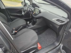 Grey Peugeot 208 2016 in Siauliai, with an engine capacity of 1.20 L and mileage of 120 thousand km for 5250 €, photo 15 on AUTOMOTO.COM.LV