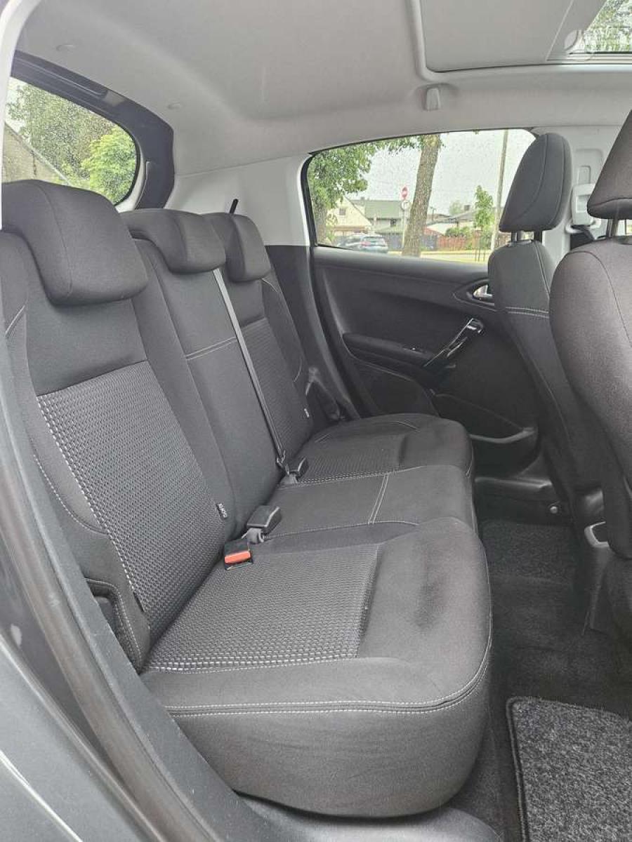 Grey Peugeot 208 2016 in Siauliai, with an engine capacity of 1.20 L and mileage of 120 thousand km for 5250 €, photo 20 on AUTOMOTO.COM.LV