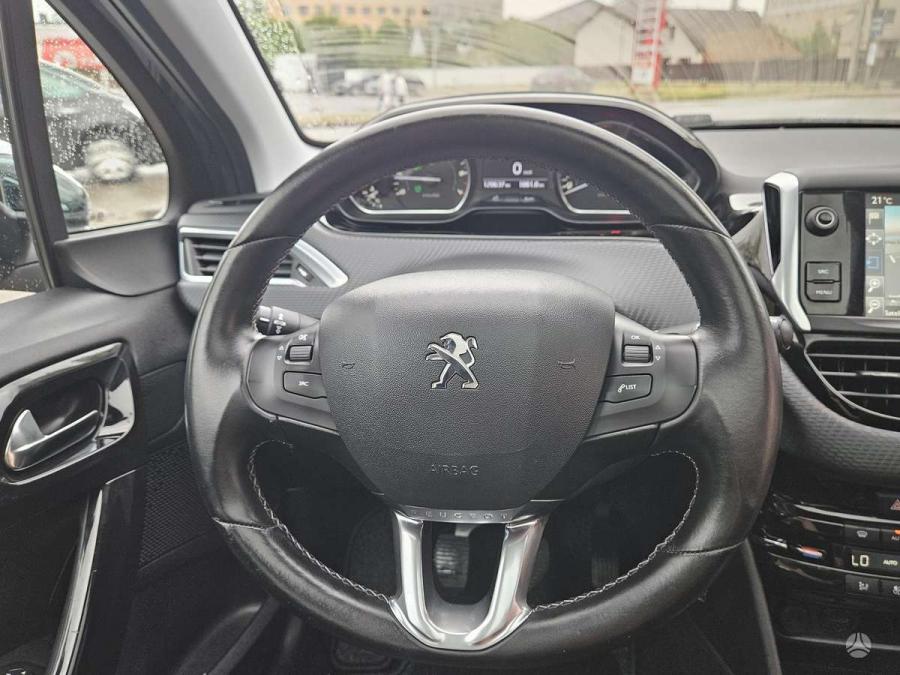 Grey Peugeot 208 2016 in Siauliai, with an engine capacity of 1.20 L and mileage of 120 thousand km for 5250 €, photo 21 on AUTOMOTO.COM.LV