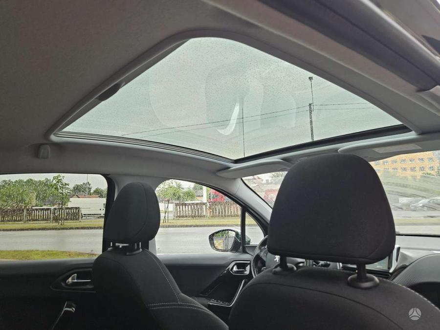 Grey Peugeot 208 2016 in Siauliai, with an engine capacity of 1.20 L and mileage of 120 thousand km for 5250 €, photo 22 on AUTOMOTO.COM.LV