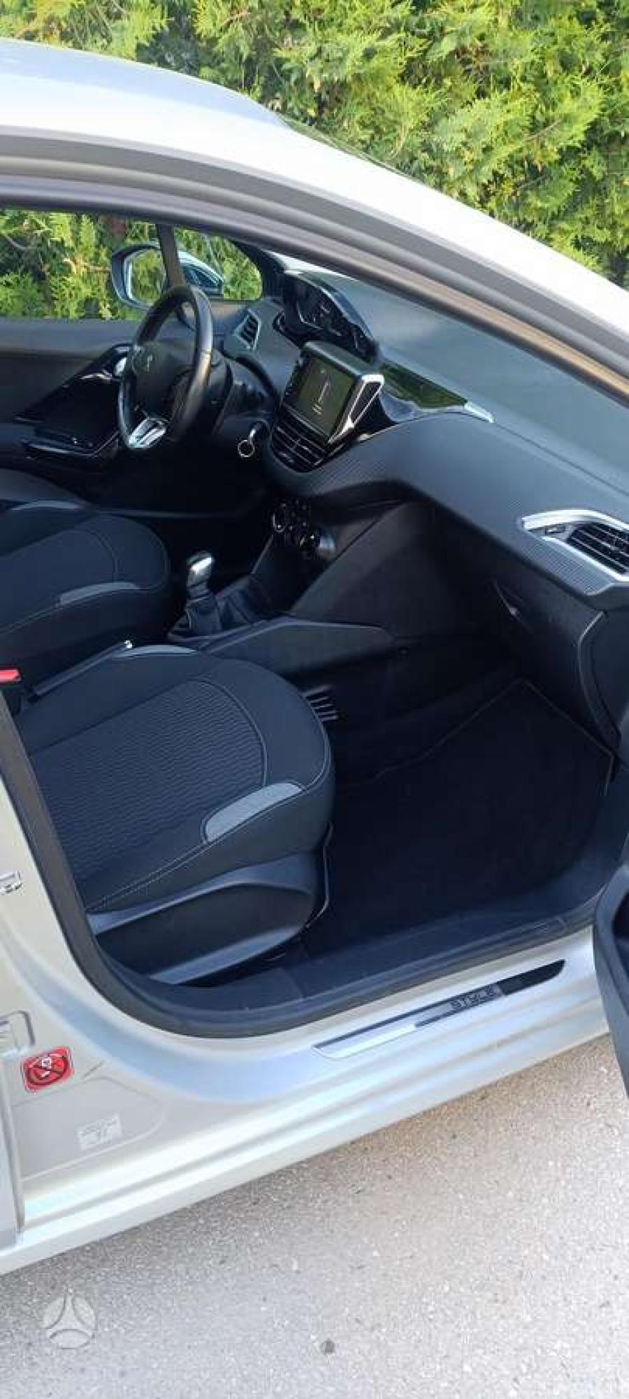 Grey Peugeot 208 2016 in Kaunas, with an engine capacity of 1.60 L and mileage of 174 thousand km for 4555 €, photo 14 on AUTOMOTO.COM.LV