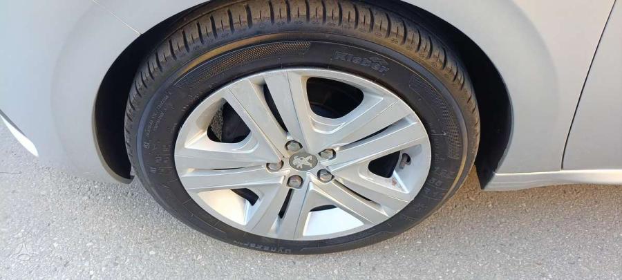 Grey Peugeot 208 2016 in Kaunas, with an engine capacity of 1.60 L and mileage of 174 thousand km for 4555 €, photo 19 on AUTOMOTO.COM.LV