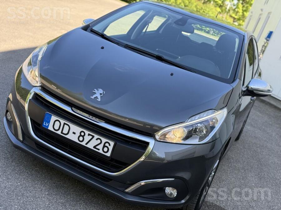 Grey Peugeot 208 2017 in Riga, with an engine capacity of 1.60 L and mileage of 0 thousand km for 3499 €, photo 5 on AUTOMOTO.COM.LV
