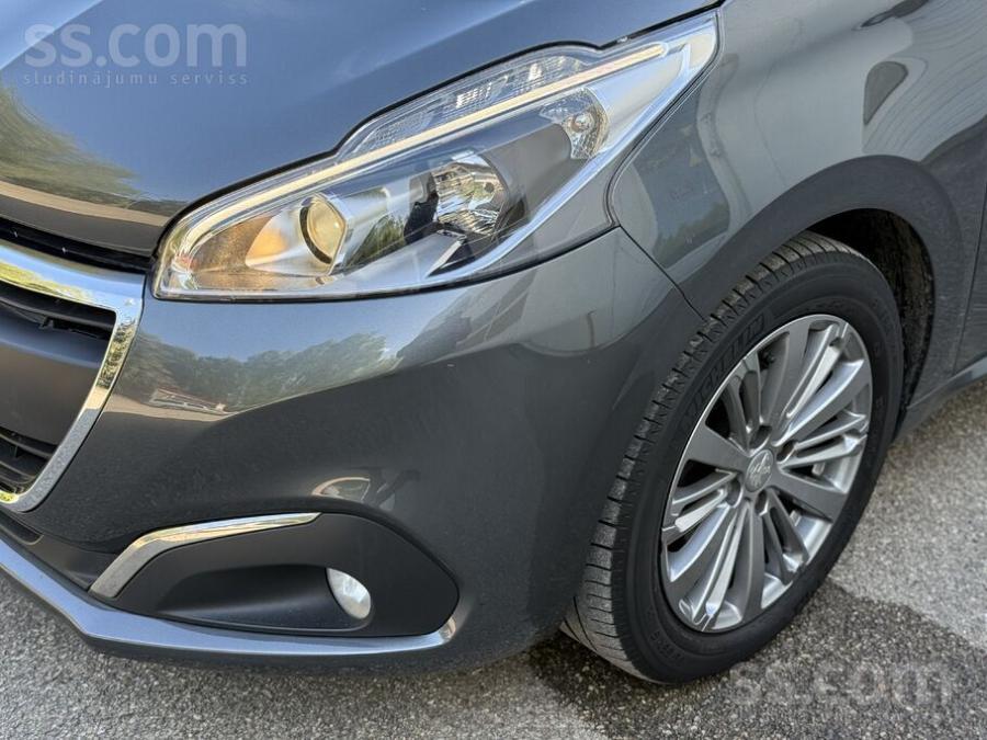 Grey Peugeot 208 2017 in Riga, with an engine capacity of 1.60 L and mileage of 0 thousand km for 3499 €, photo 7 on AUTOMOTO.COM.LV