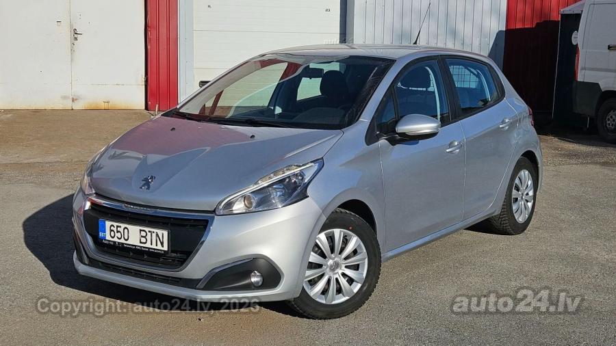 Grey Peugeot 208 2017 in Tallinn, with an engine capacity of 1.60 L and mileage of 155 thousand km for 5000 €, photo 1 on AUTOMOTO.COM.LV