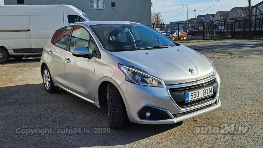 Grey Peugeot 208 2017 in Tallinn, with an engine capacity of 1.60 L and mileage of 155 thousand km for 5000 €, photo 3 on AUTOMOTO.COM.LV