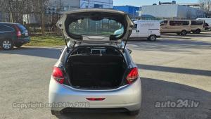 Grey Peugeot 208 2017 in Tallinn, with an engine capacity of 1.60 L and mileage of 155 thousand km for 5000 €, photo 5 on AUTOMOTO.COM.LV