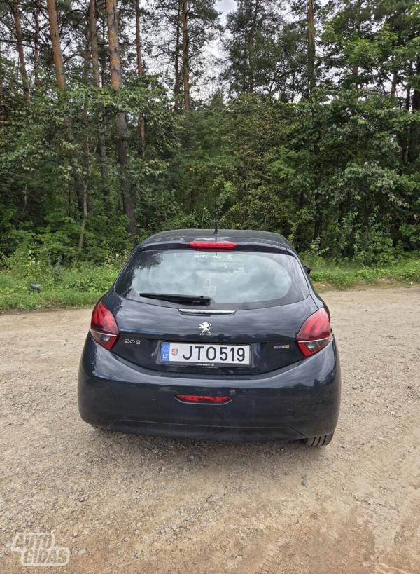 Grey Peugeot 208 2017 in Vilnius, with an engine capacity of 1.20 L and mileage of 131 thousand km for 4000 €, photo 3 on AUTOMOTO.COM.LV