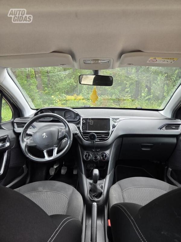 Grey Peugeot 208 2017 in Vilnius, with an engine capacity of 1.20 L and mileage of 131 thousand km for 4000 €, photo 5 on AUTOMOTO.COM.LV