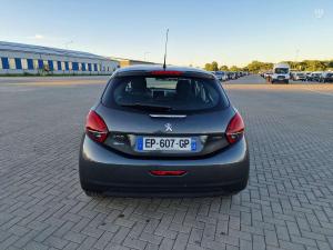 Grey Peugeot 208 2017 in Taurage, with an engine capacity of 1.20 L and mileage of 98 thousand km for 4800 €, photo 5 on AUTOMOTO.COM.LV