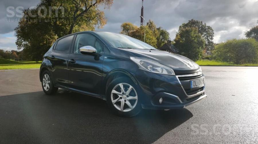 Pelēks Peugeot 208 2017 Rīga, ar dzinēja tilpumu 1.20 L un nobraukumu 216 tūkst. km par 6290 €, foto 1 vietnē AUTOMOTO.COM.LV