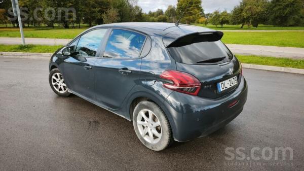 Pelēks Peugeot 208 2017 Rīga, ar dzinēja tilpumu 1.20 L un nobraukumu 216 tūkst. km par 6290 €, foto 5 vietnē AUTOMOTO.COM.LV