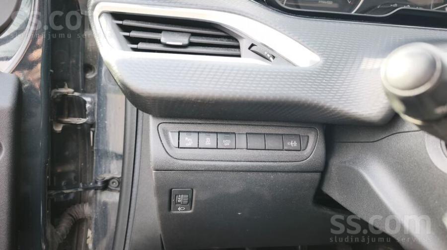 Pelēks Peugeot 208 2017 Rīga, ar dzinēja tilpumu 1.20 L un nobraukumu 216 tūkst. km par 5400 €, foto 8 vietnē AUTOMOTO.COM.LV