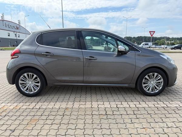 Pelēks Peugeot 208 2018 Rīga, ar dzinēja tilpumu 1.20 L un nobraukumu 94 tūkst. km par 6700 €, foto 3 vietnē AUTOMOTO.COM.LV