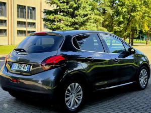 Grey Peugeot 208 2018 in Taurage, with an engine capacity of 1.20 L and mileage of 125 thousand km for 4400 €, photo 8 on AUTOMOTO.COM.LV