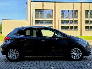 Grey Peugeot 208 2018 in Taurage, with an engine capacity of 1.20 L and mileage of 125 thousand km for 4400 €, photo 9 on AUTOMOTO.COM.LV