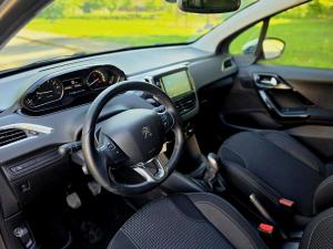 Grey Peugeot 208 2018 in Taurage, with an engine capacity of 1.20 L and mileage of 125 thousand km for 4400 €, photo 18 on AUTOMOTO.COM.LV