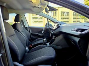 Grey Peugeot 208 2018 in Taurage, with an engine capacity of 1.20 L and mileage of 125 thousand km for 4400 €, photo 21 on AUTOMOTO.COM.LV