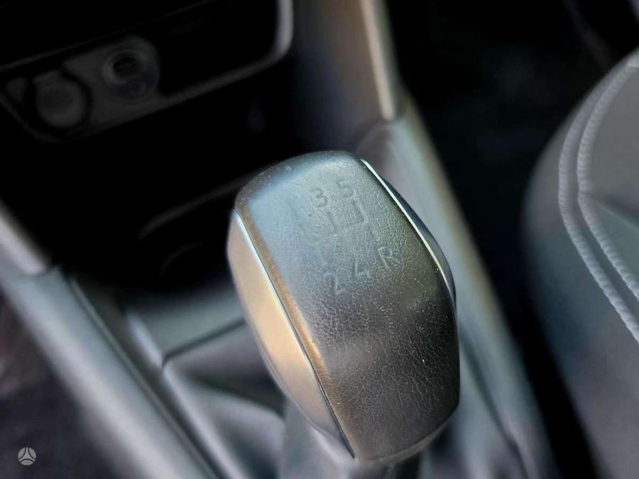 Grey Peugeot 208 2018 in Taurage, with an engine capacity of 1.20 L and mileage of 125 thousand km for 4400 €, photo 29 on AUTOMOTO.COM.LV