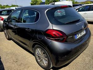 Grey Peugeot 208 2018 in Taurage, with an engine capacity of 1.20 L and mileage of 125 thousand km for 4400 €, photo 39 on AUTOMOTO.COM.LV