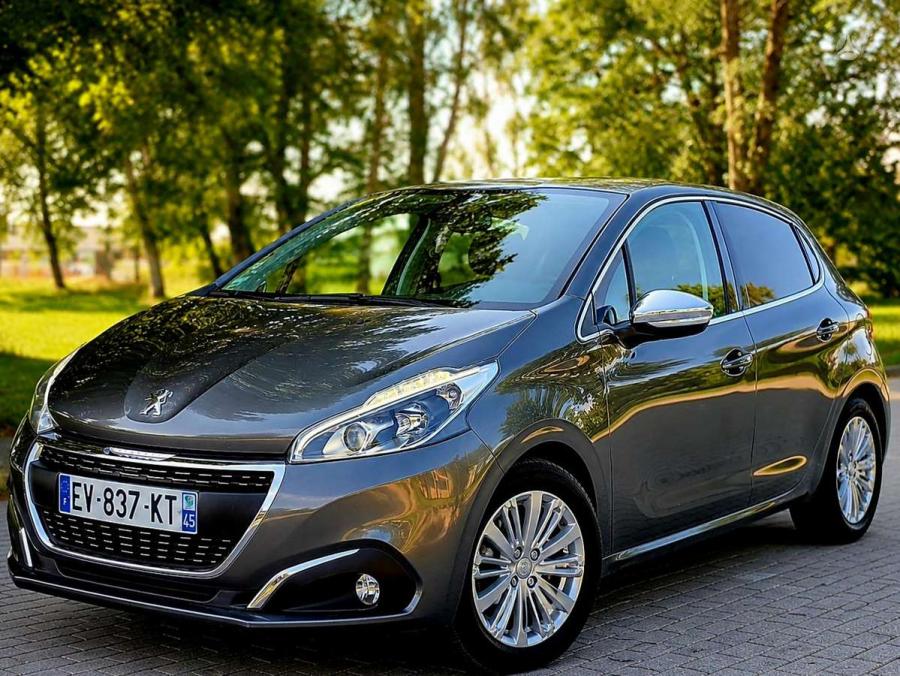 Grey Peugeot 208 2018 in Klaipeda, with an engine capacity of 1.20 L and mileage of 125 thousand km for 4500 €, photo 1 on AUTOMOTO.COM.LV