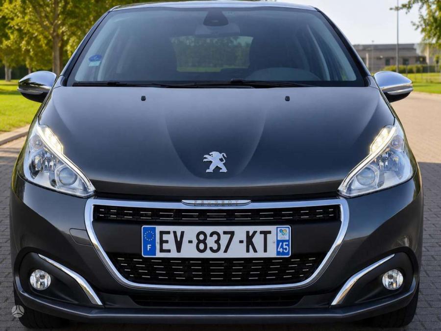 Grey Peugeot 208 2018 in Klaipeda, with an engine capacity of 1.20 L and mileage of 125 thousand km for 4500 €, photo 3 on AUTOMOTO.COM.LV