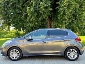 Grey Peugeot 208 2018 in Klaipeda, with an engine capacity of 1.20 L and mileage of 125 thousand km for 4500 €, photo 5 on AUTOMOTO.COM.LV