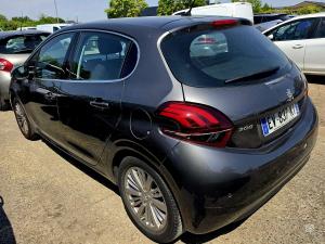 Grey Peugeot 208 2018 in Klaipeda, with an engine capacity of 1.20 L and mileage of 125 thousand km for 4500 €, photo 39 on AUTOMOTO.COM.LV