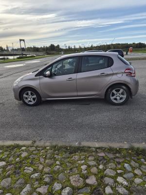 Pelēks Peugeot 208 2018 Veru, ar dzinēja tilpumu 1.50 L un nobraukumu 139 tūkst. km par 3900 €, foto  vietnē AUTOMOTO.COM.LV