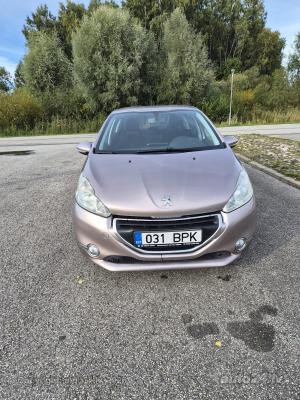 Pelēks Peugeot 208 2018 Veru, ar dzinēja tilpumu 1.50 L un nobraukumu 139 tūkst. km par 3900 €, foto 4 vietnē AUTOMOTO.COM.LV